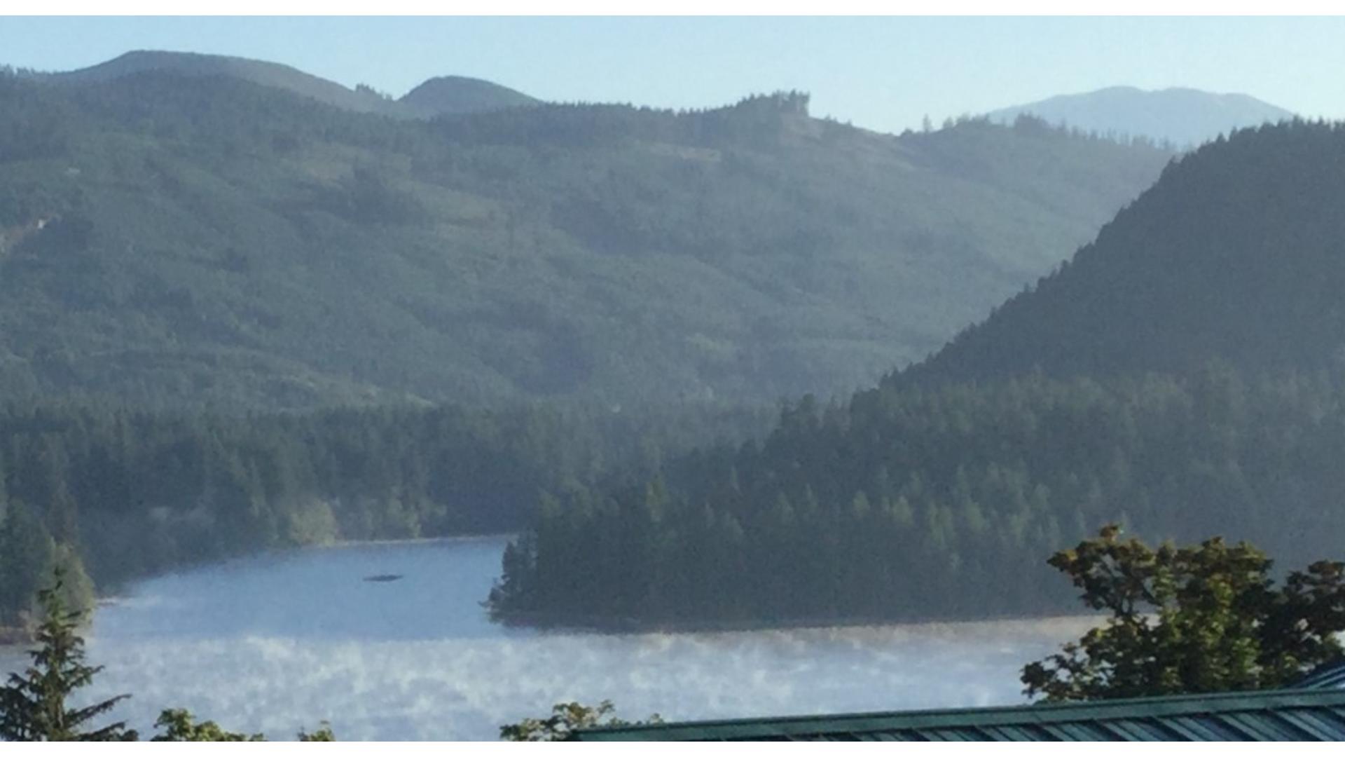 14084 Expansive Views of Mount St. Helens and Lake Merwin – lmchsales